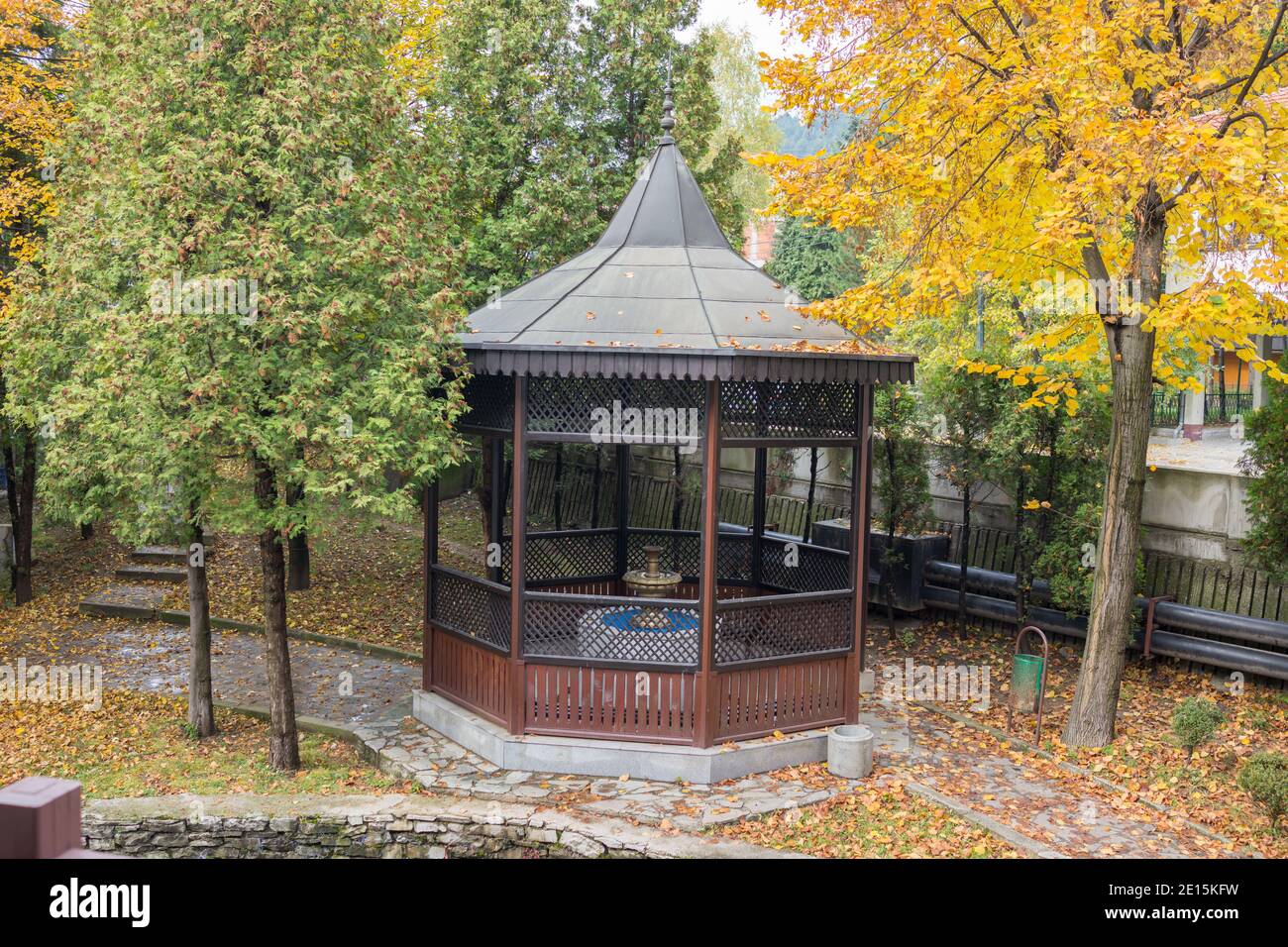 Mosque with fountain in front Sadrvan Stock Photo - Alamy