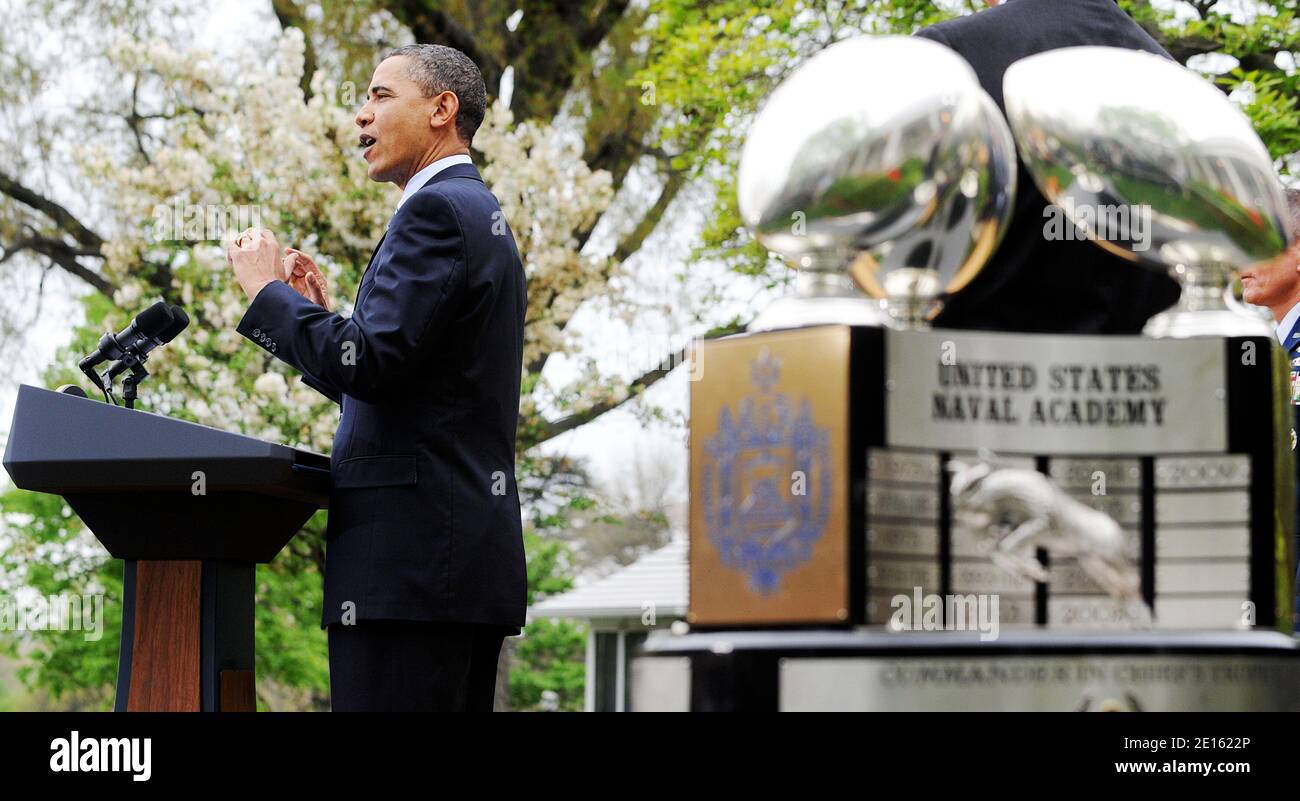 Air force academy football team hi-res stock photography and images - Alamy