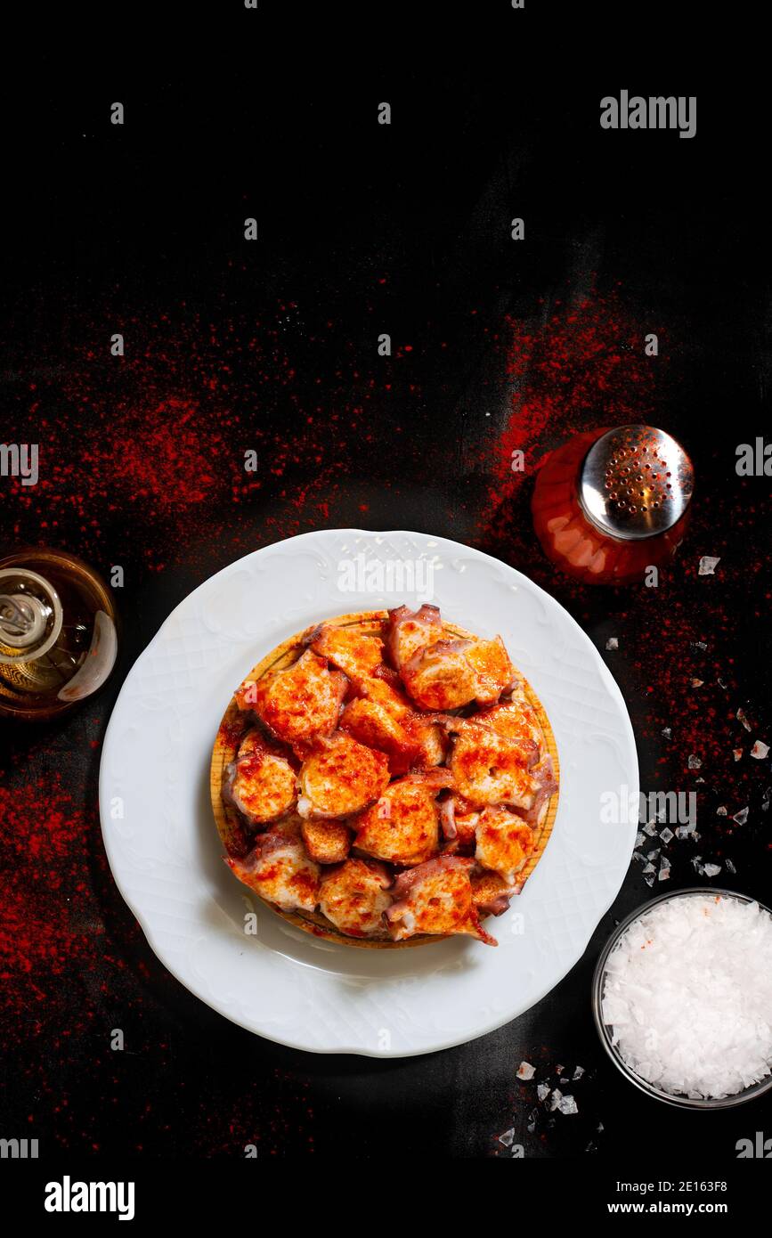 Octopus dish hi-res stock photography and images - Alamy