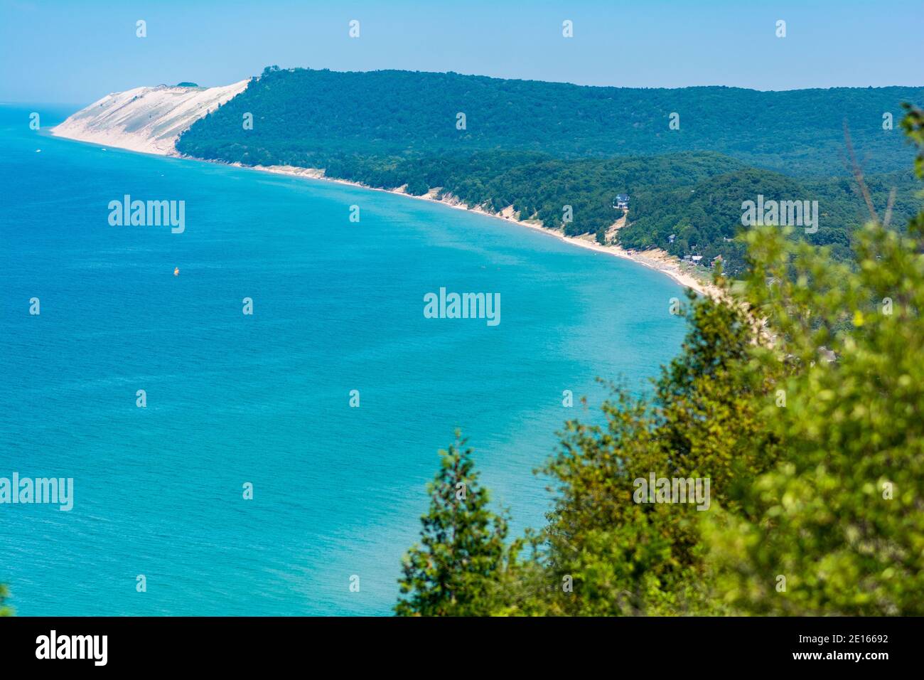Shoreline scenic hi-res stock photography and images - Alamy