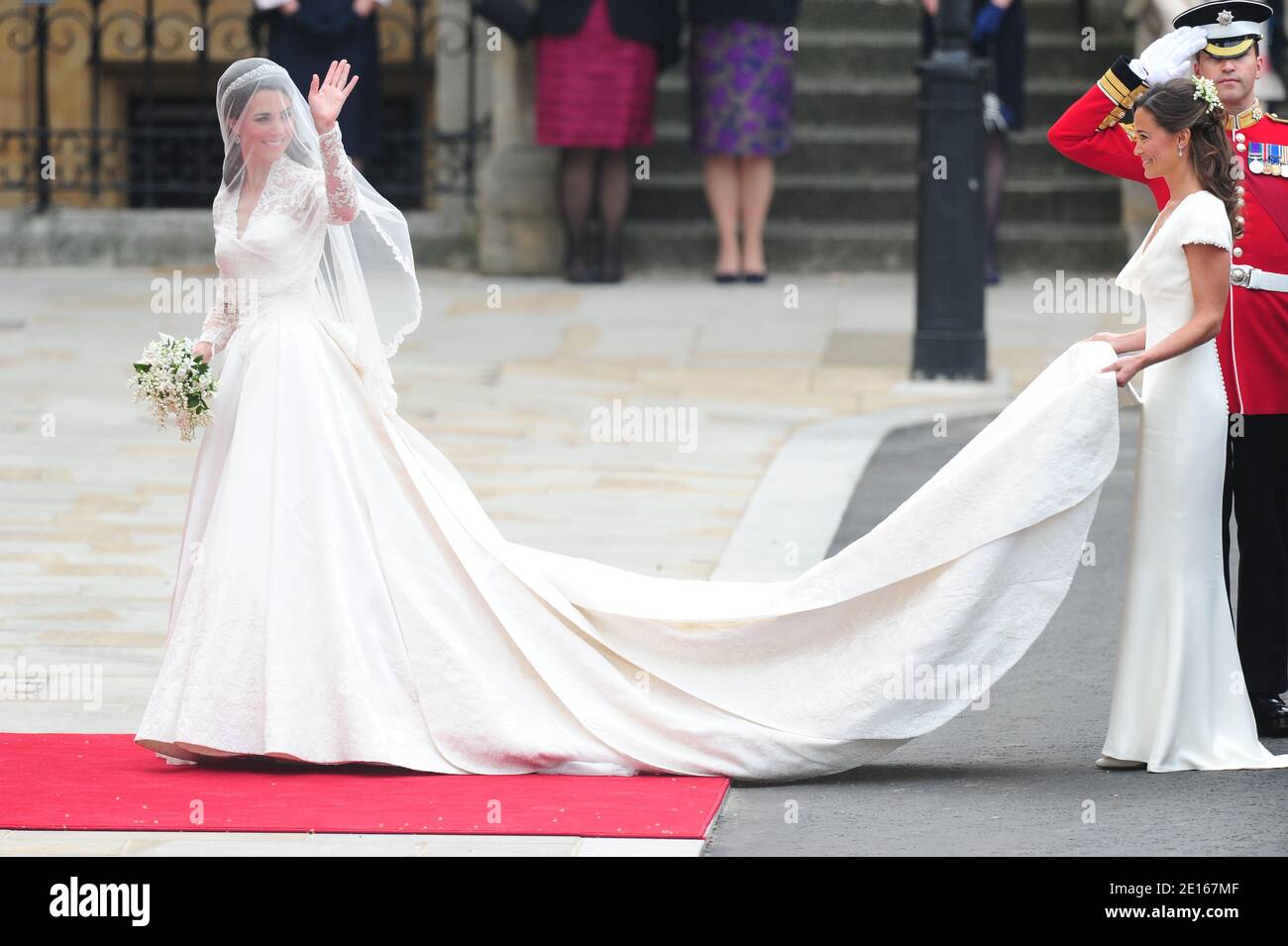 Kate middleton wedding bouquet hi-res stock photography and images - Alamy