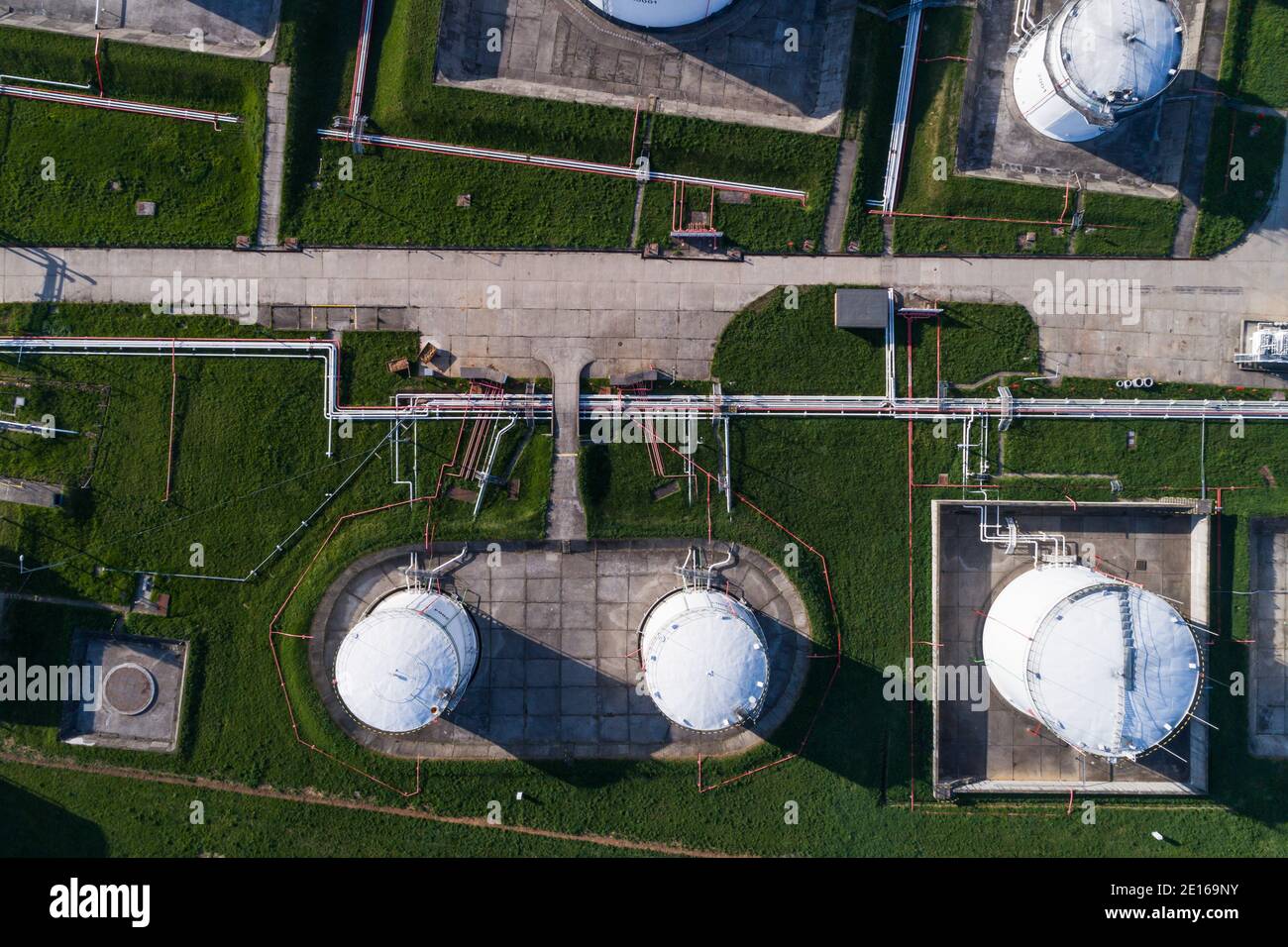 aerial top view oil refinery Stock Photo - Alamy