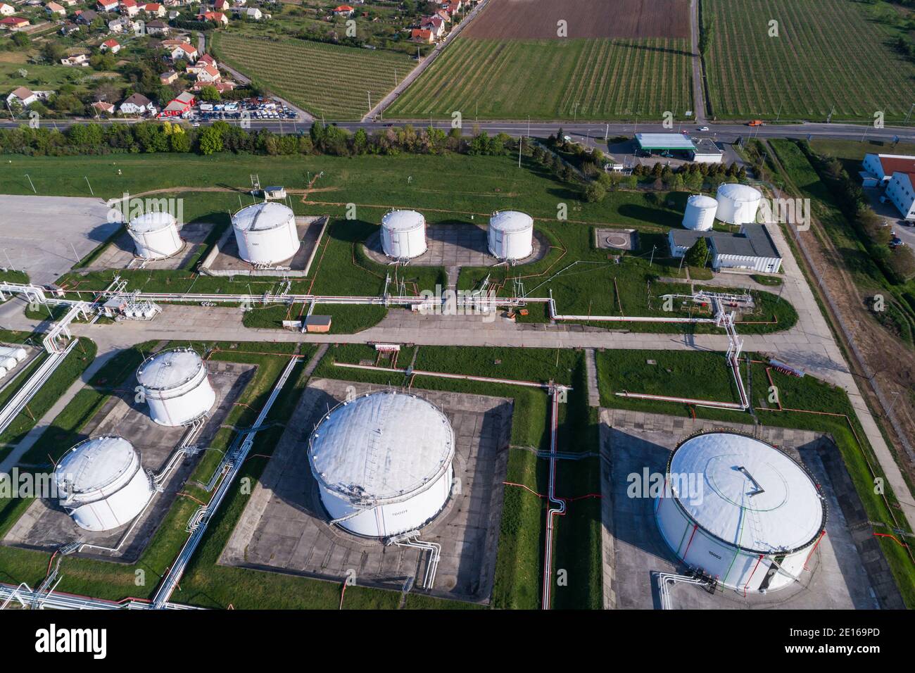aerial top view oil refinery Stock Photo - Alamy