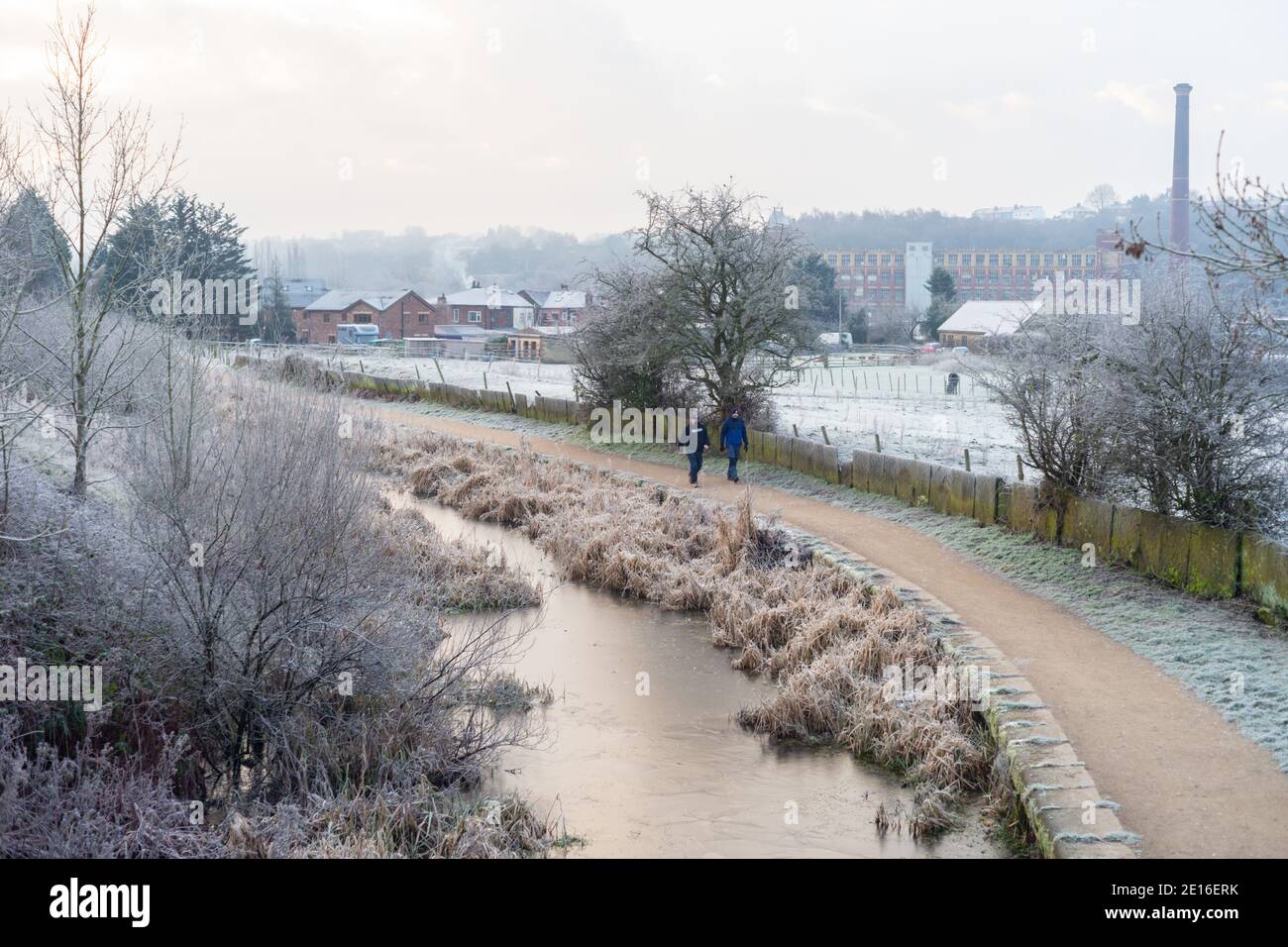 Frost morning uk people hi-res stock photography and images - Alamy
