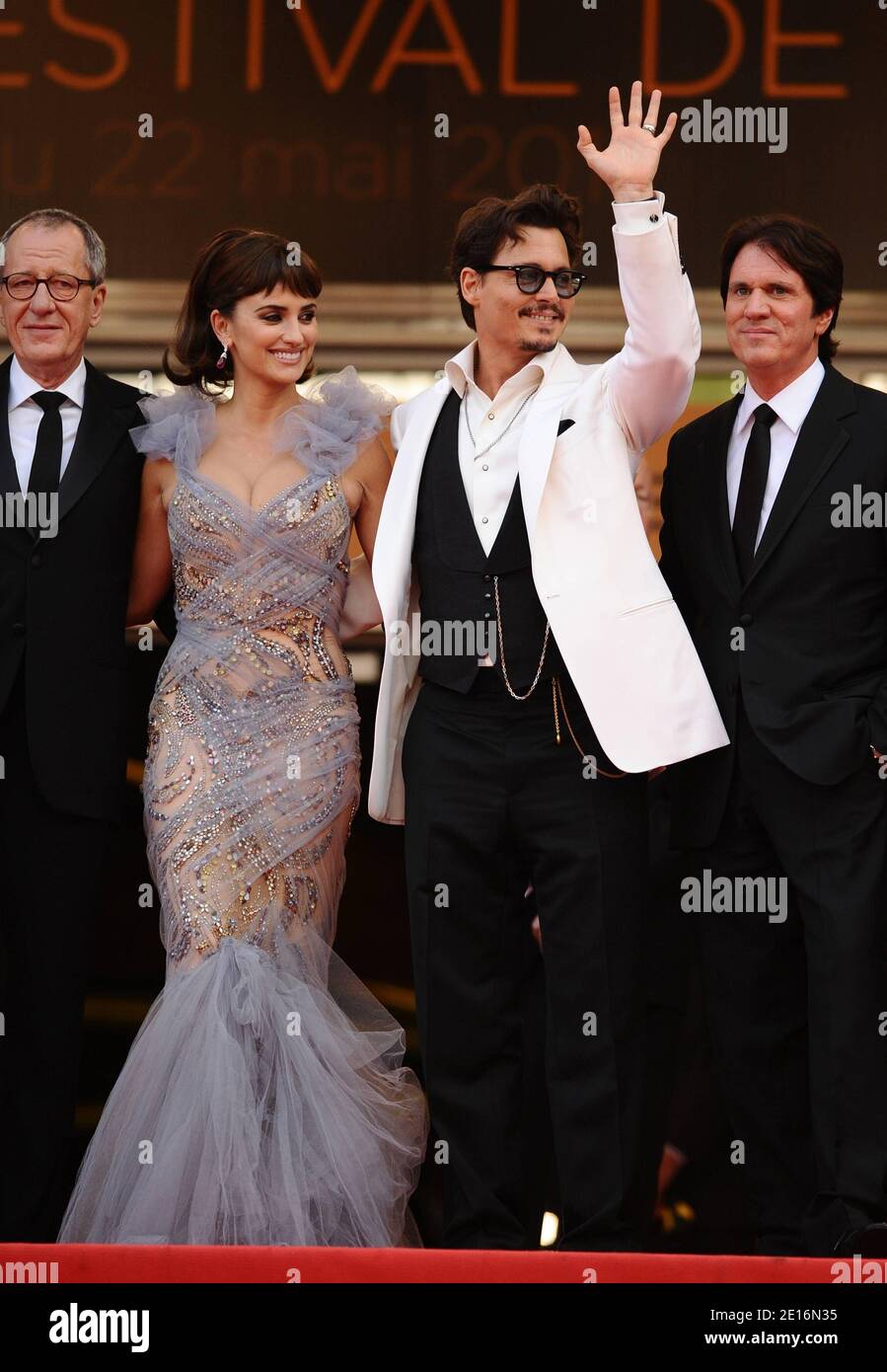 (L-R) Geoffrey Rush, Penelope Cruz, Johnny Depp and Rob Marshall ...