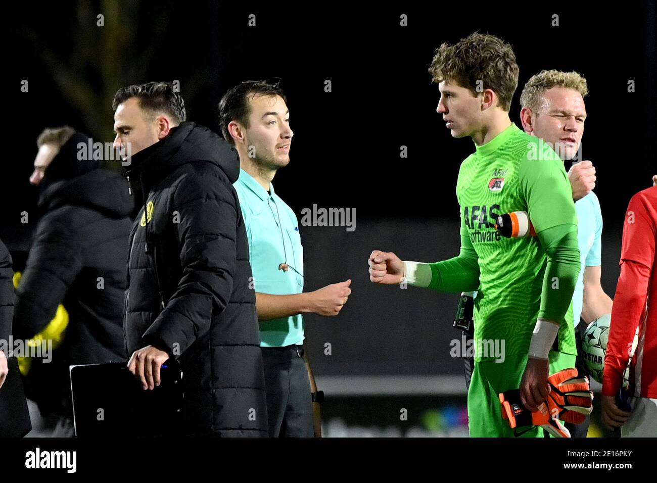 WIJDEWORMER, NETHERLANDS - JANUARY 4: L-R: Assistant referee Alwin ...