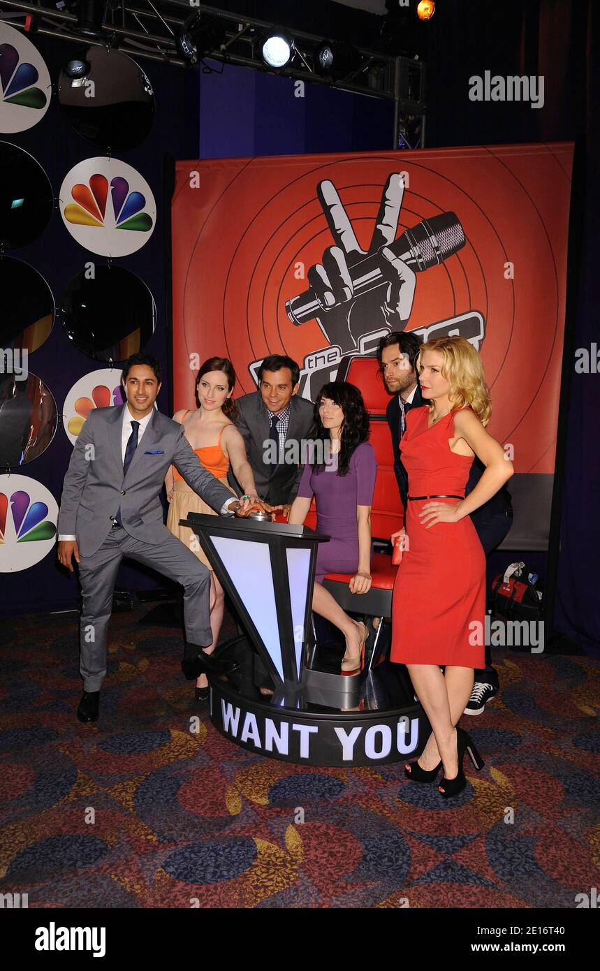 Cast of the nbc tv series whitney hi-res stock photography and images ...