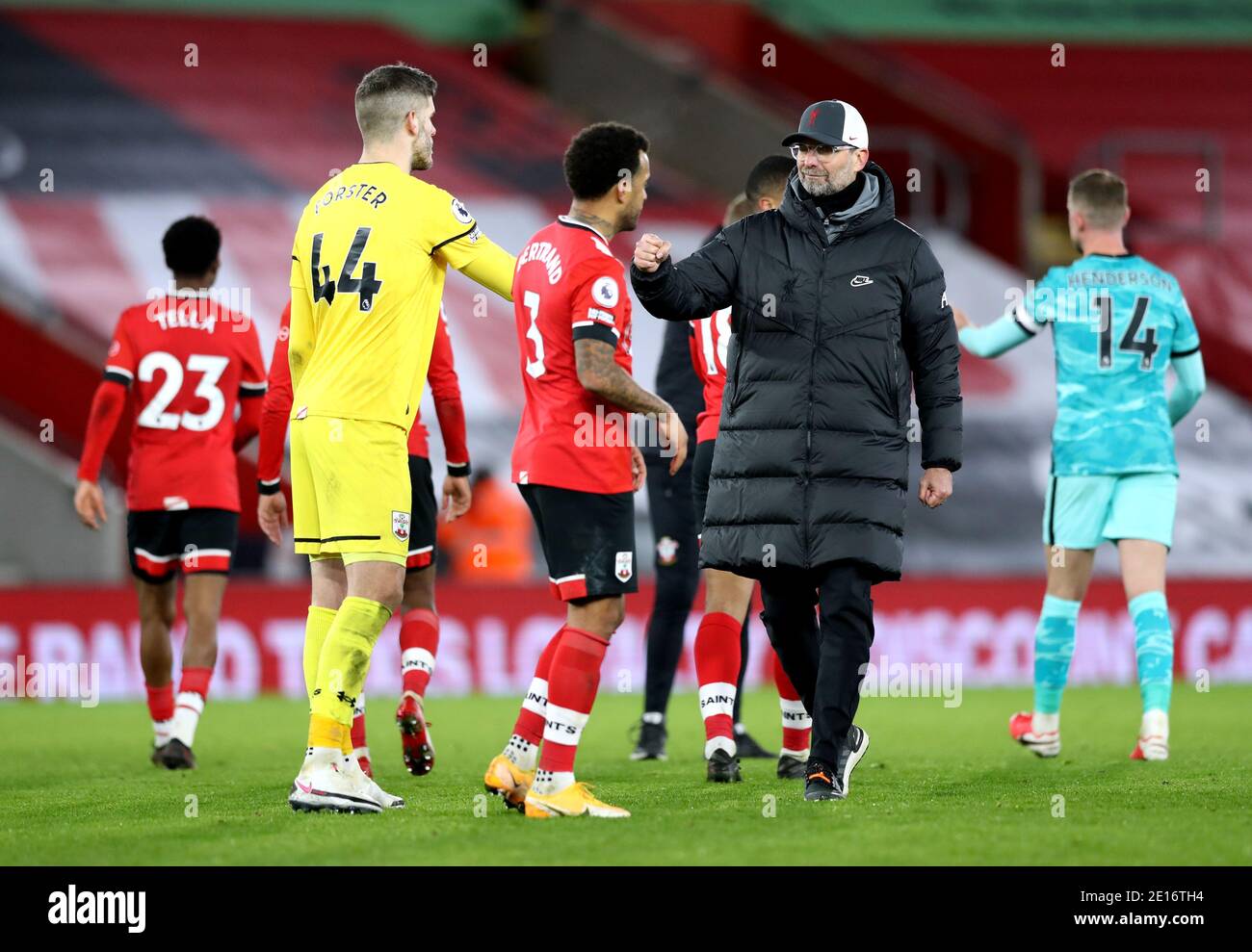 Liverpool manager Jurgen Klopp (right) fist bumps Southampton ...