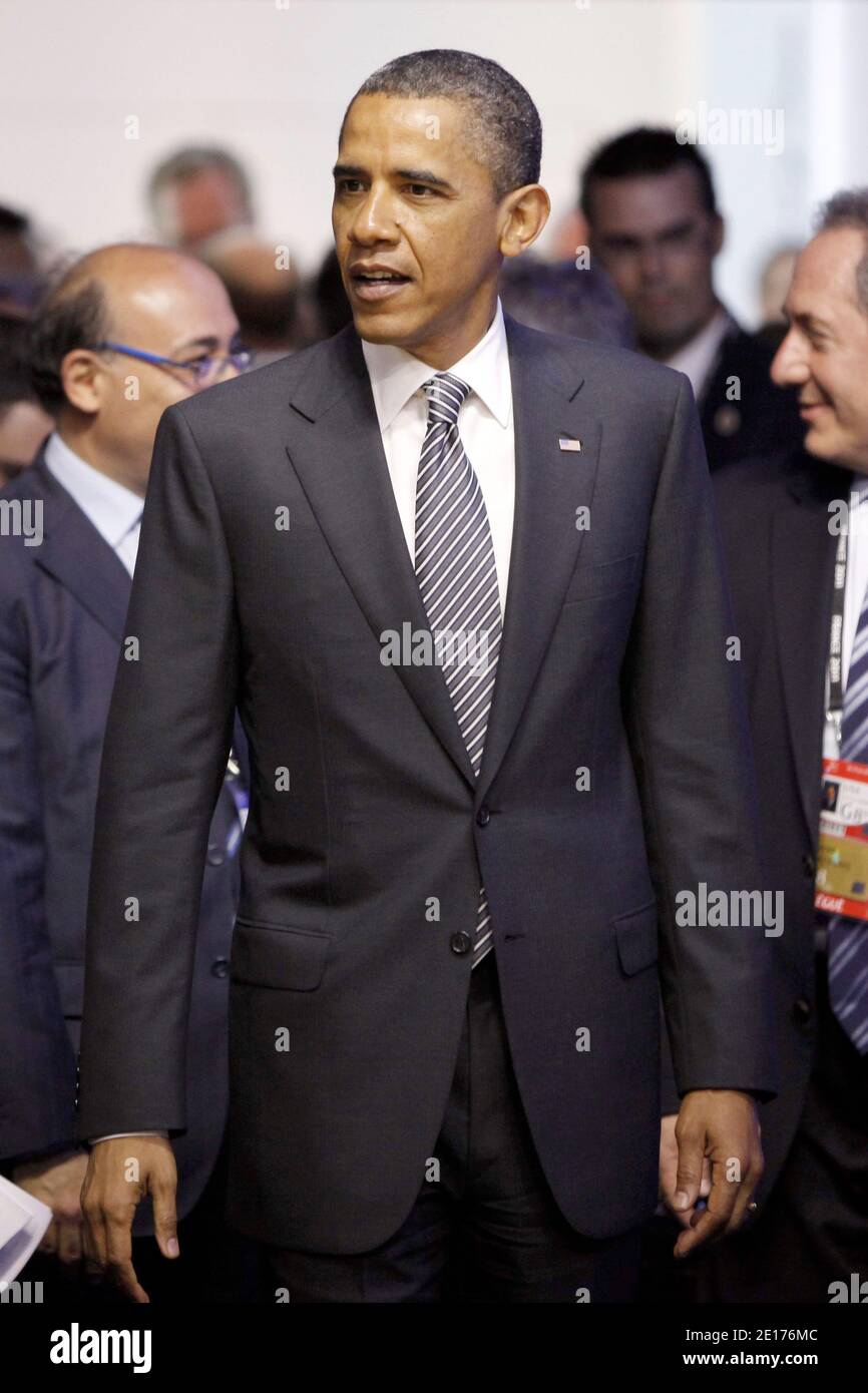 US President Barack Obama attends a round table meeting at the G8 ...