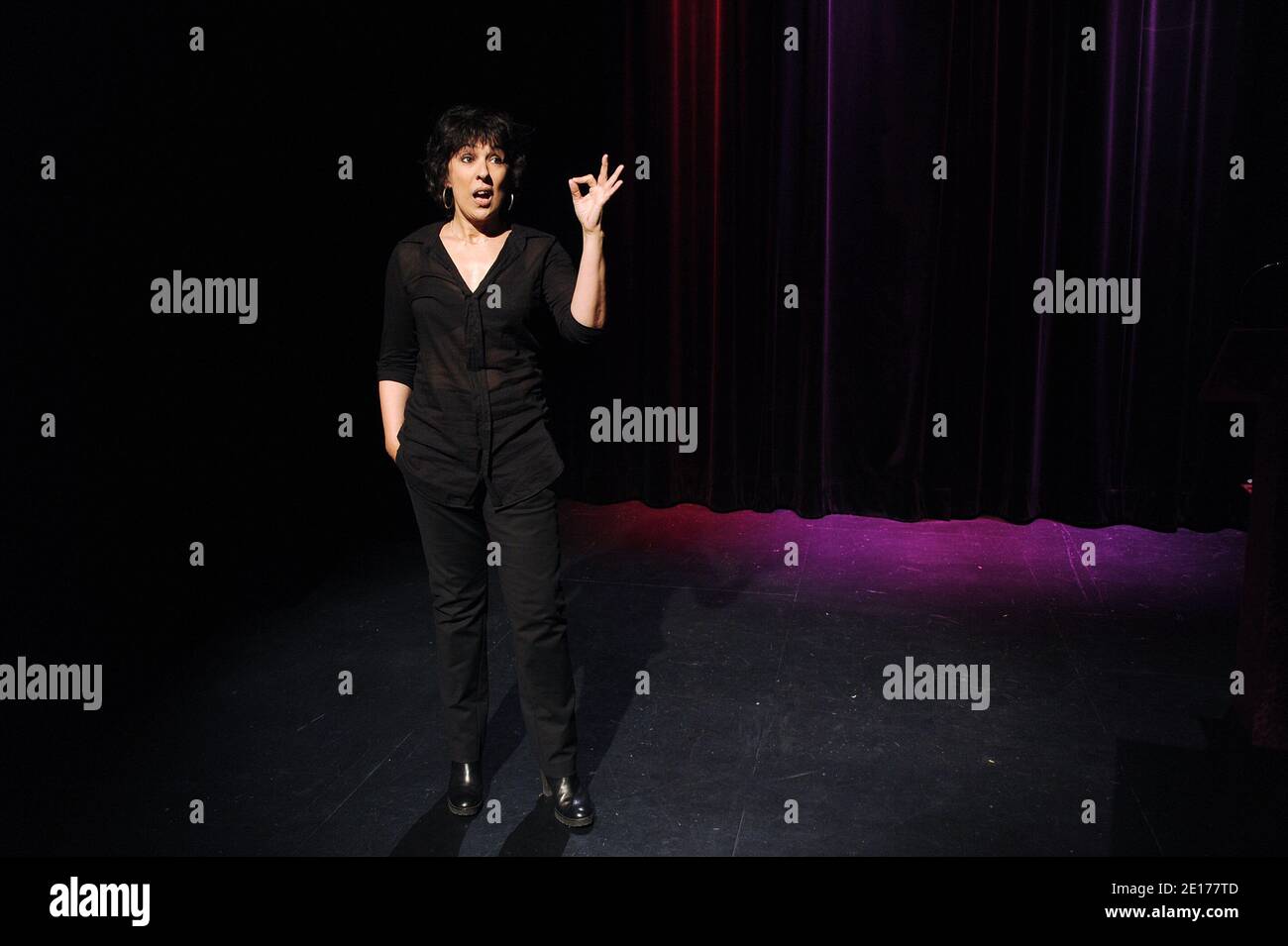 Isabelle Alonso performs in her one woman show 'Et encore je m'retiens ...