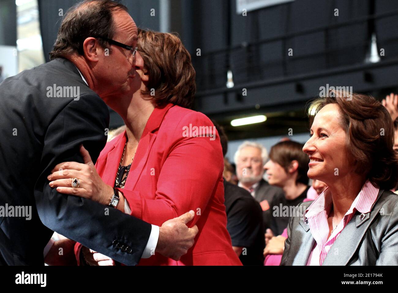 Bisous bras hi-res stock photography and images - Alamy