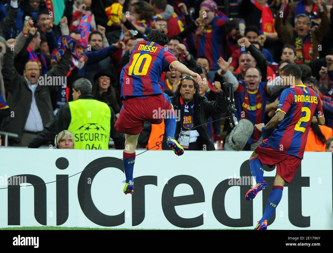 Lionel messi 2011 champions league hi-res stock photography and images ...