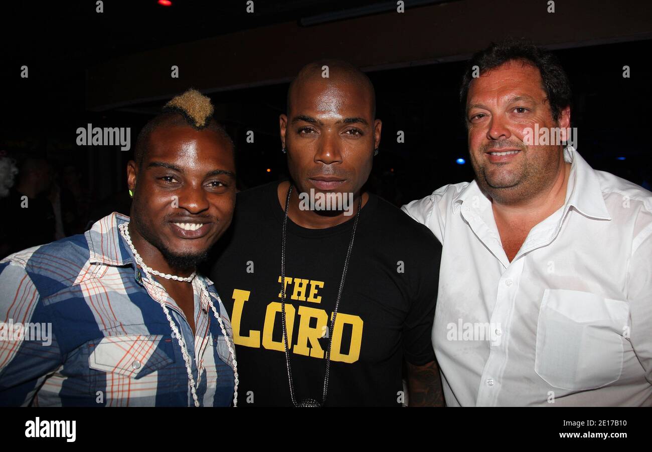 L e o performance hi-res stock photography and images - Alamy