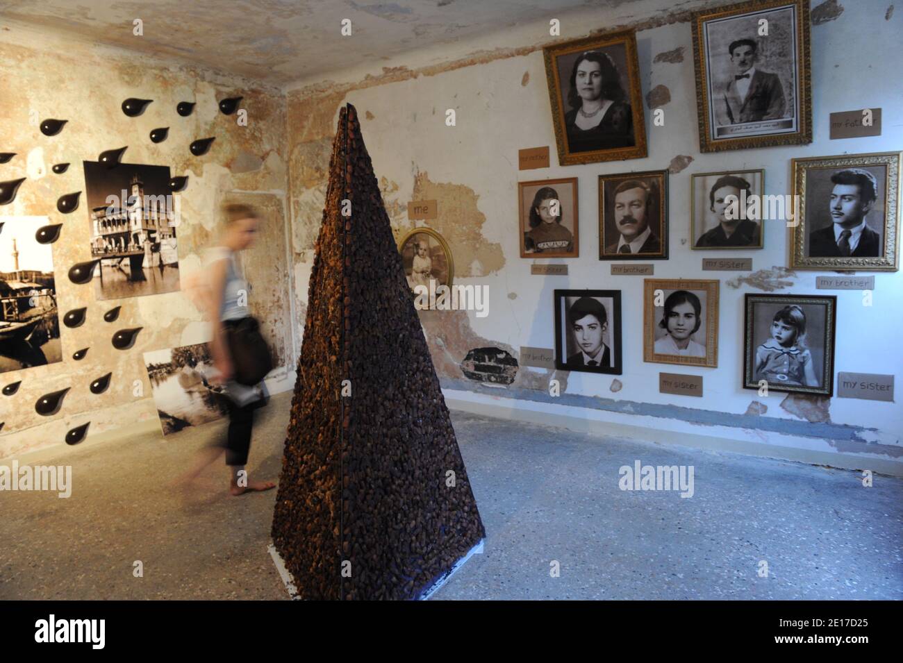 Iraqi Artist High Resolution Stock Photography and Images - Alamy