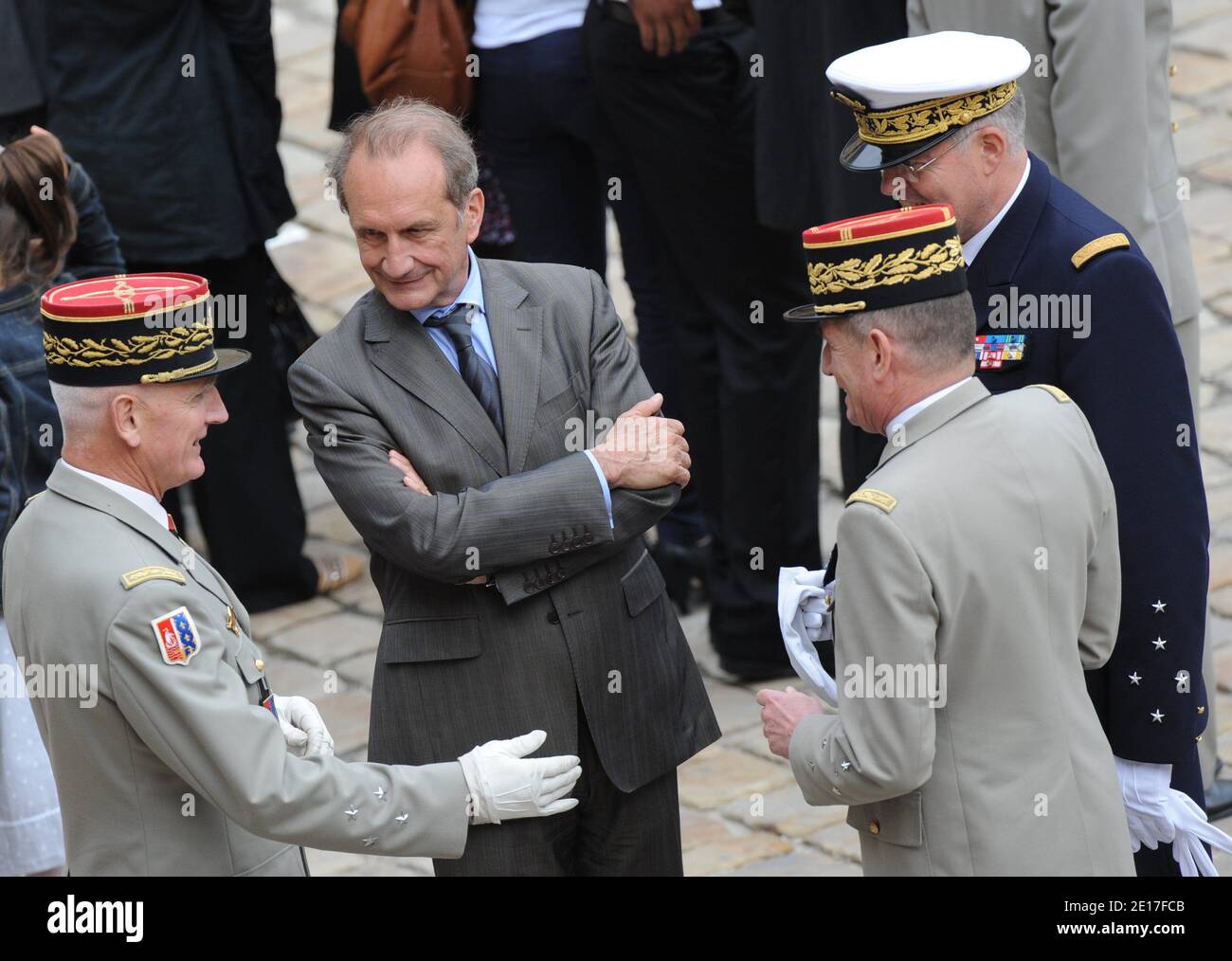 French Minister for Defense and Veterans Gerard Longuet and French Army ...