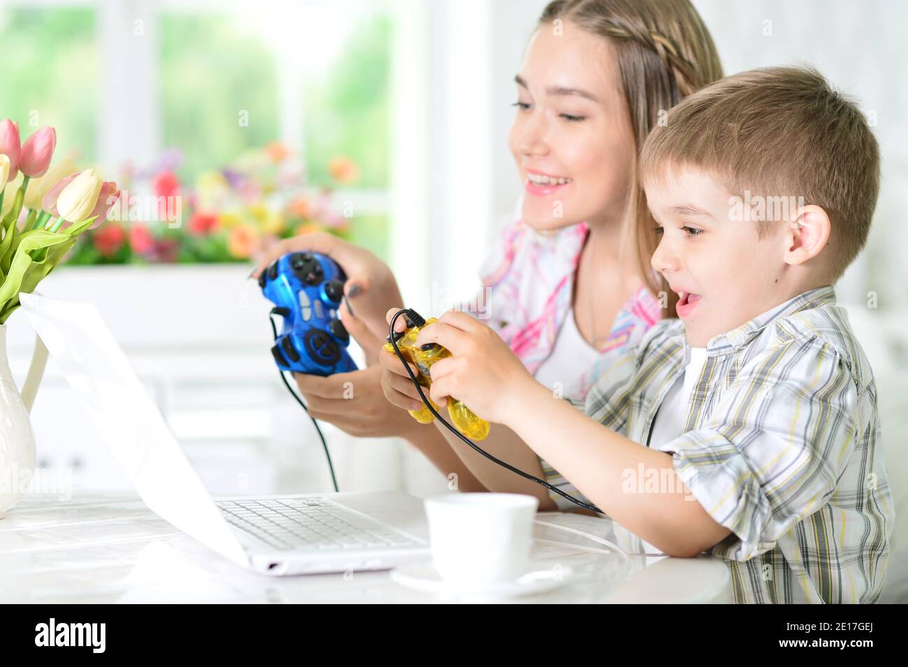 Memory game children hi-res stock photography and images - Alamy