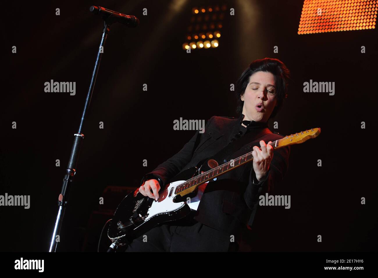Sharleen Spiteri lead singer of Texas performs live at Caribana ...