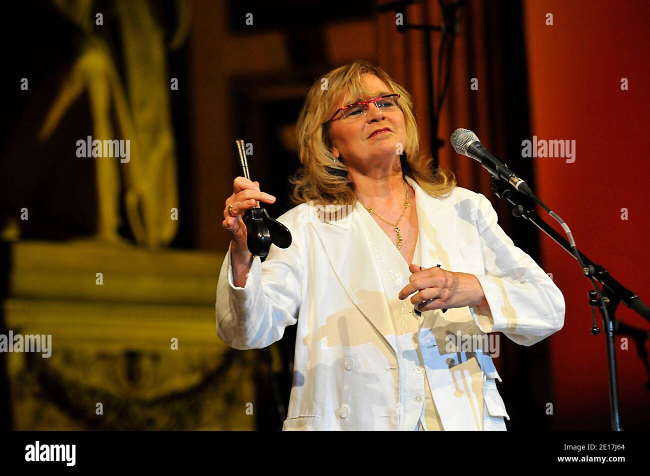 la chanteuse canadienne Edith Butler 'Solidarity Event For Children in ...