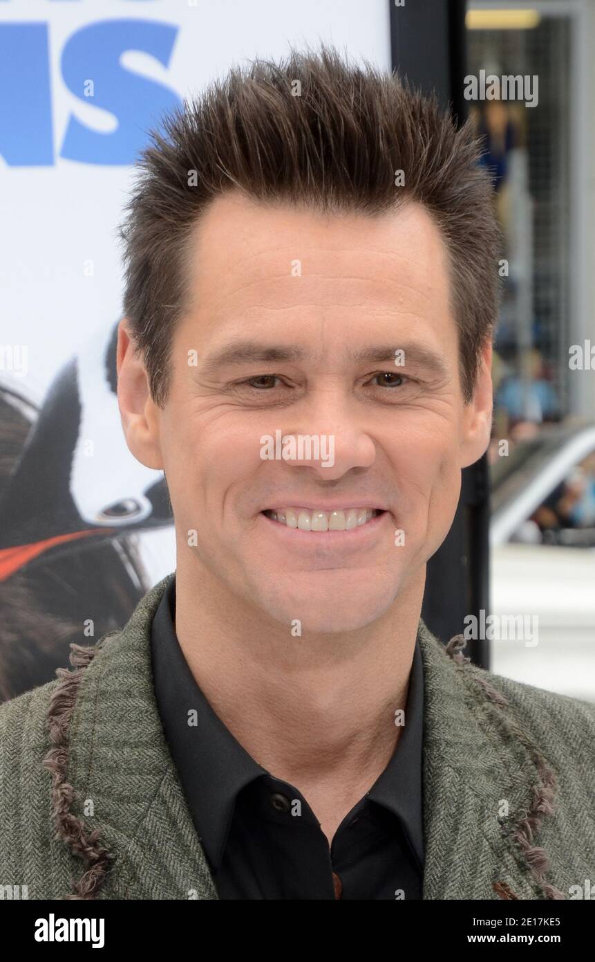 Jim Carrey arriving for the premiere of 20th Century Fox's "Mr. Popper ...