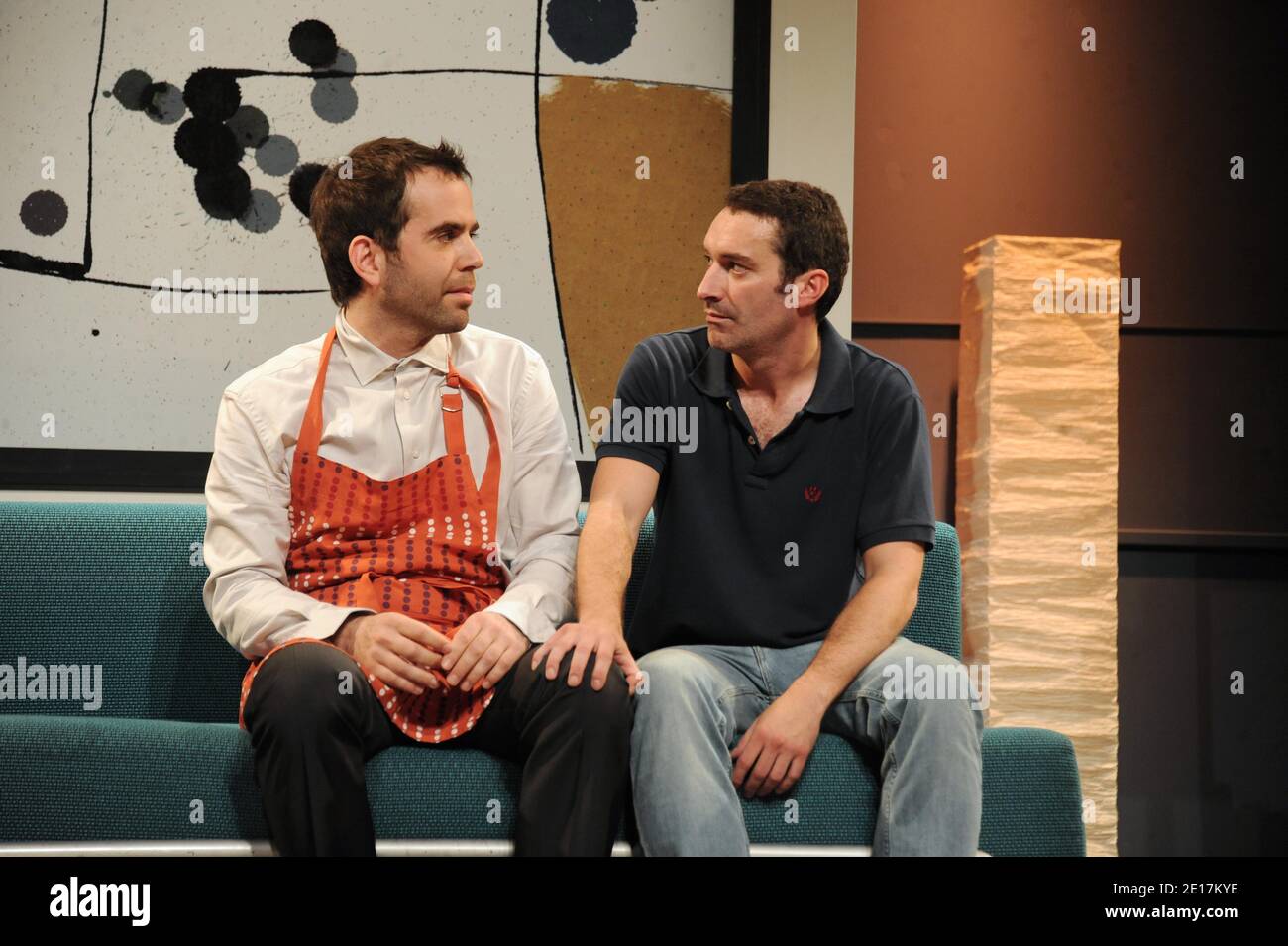 Sebastien Castro and Clement Michel performing on 'Une semaine de Plus ...