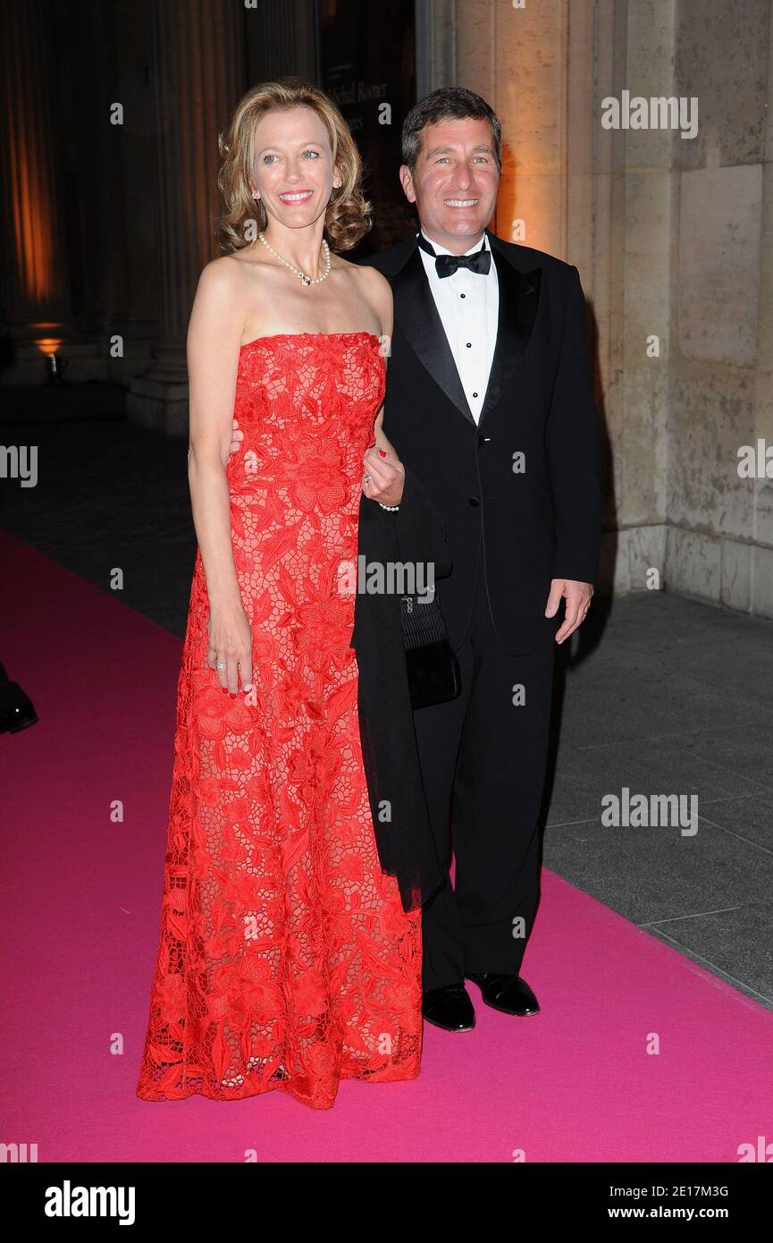 Susan Tolson and Charles Rivkin attending the 'Liaisons Au Louvre ...