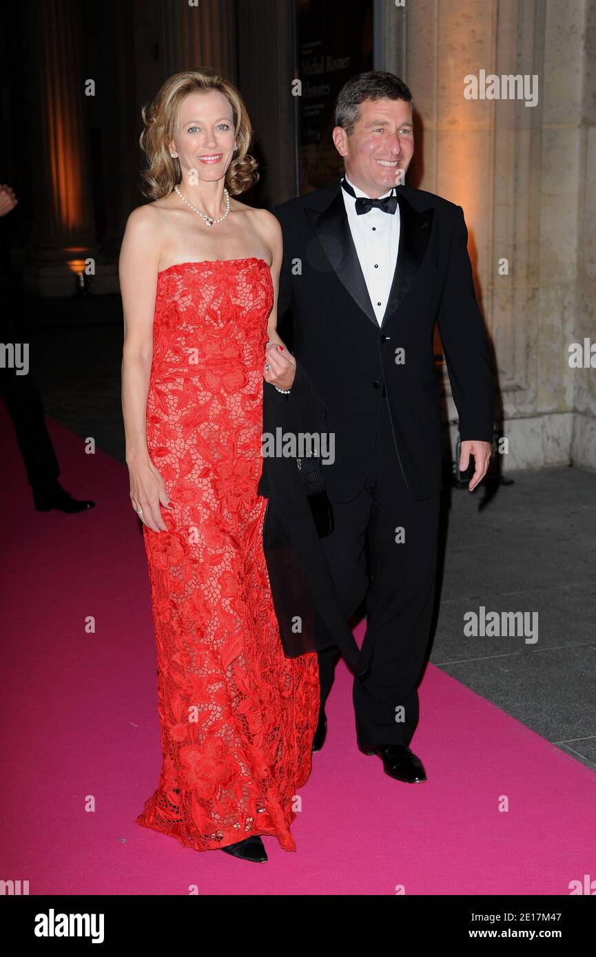 Susan Tolson and Charles Rivkin attending the 'Liaisons Au Louvre ...
