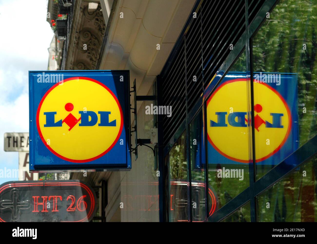 Magasins lidl france hi-res stock photography and images - Alamy
