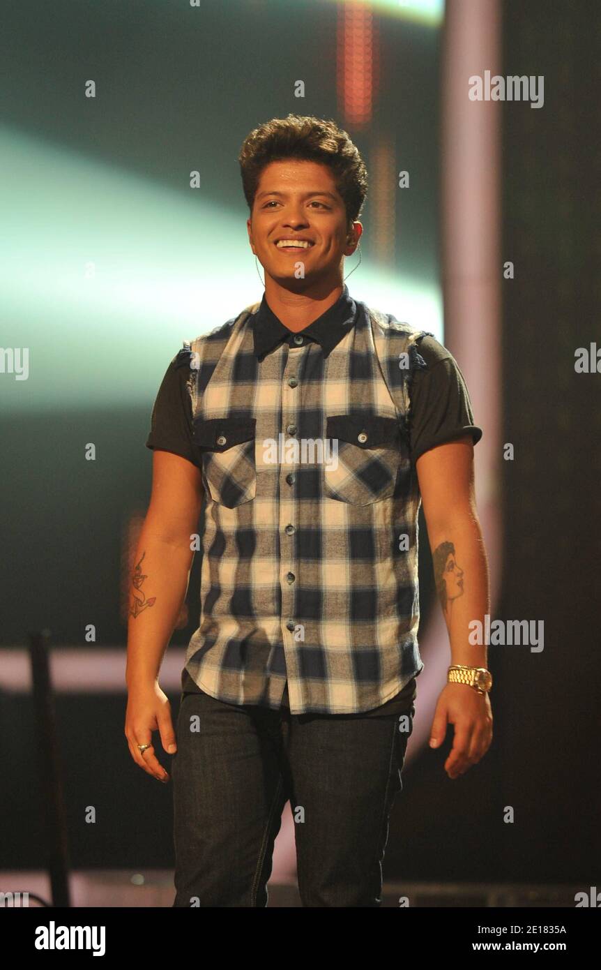 EXCLUSIVE. Bruno Mars performs live during the finale French X-Factor ...