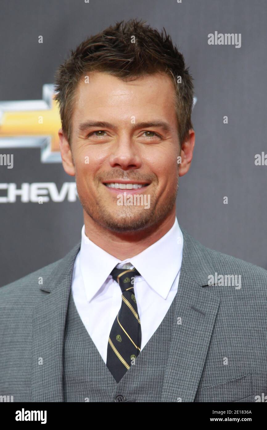 Josh Duhamel attends the 'Transformers: Dark Side Of The Moon' premiere ...