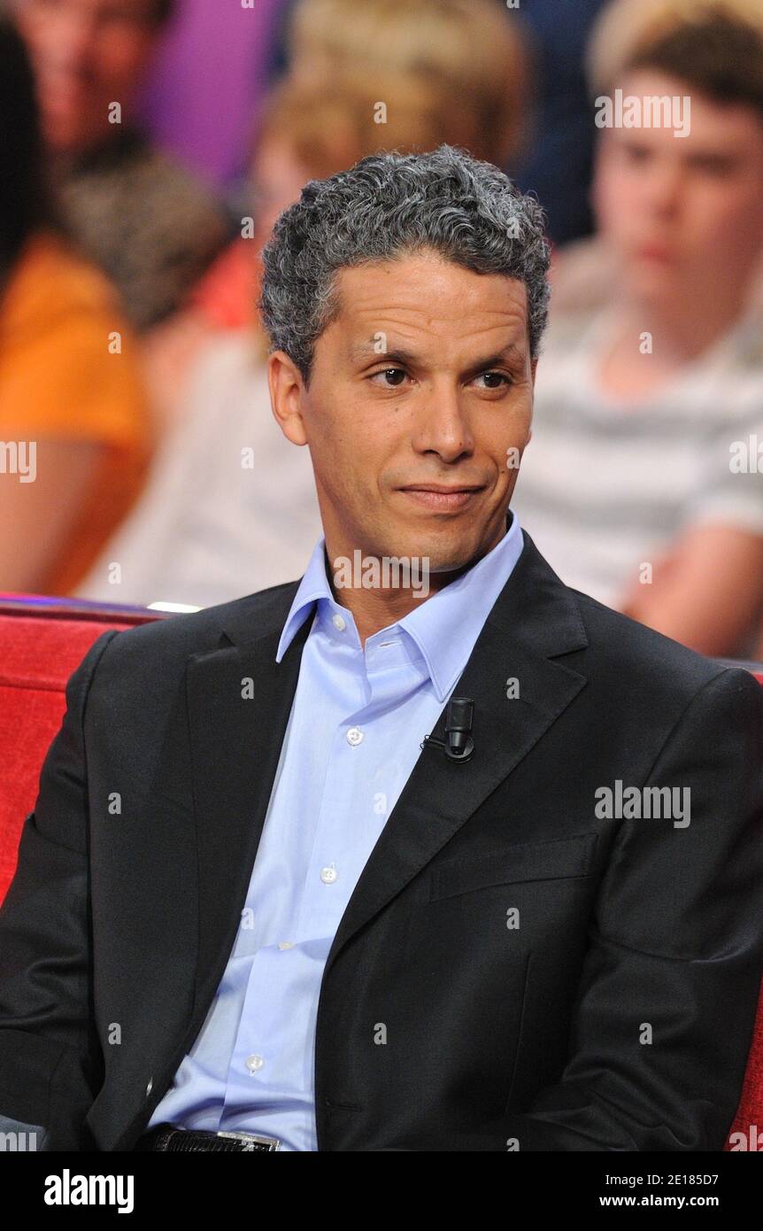 Sami Bouajila at the taping of Vivement Dimanche on April 27, 2011 in ...