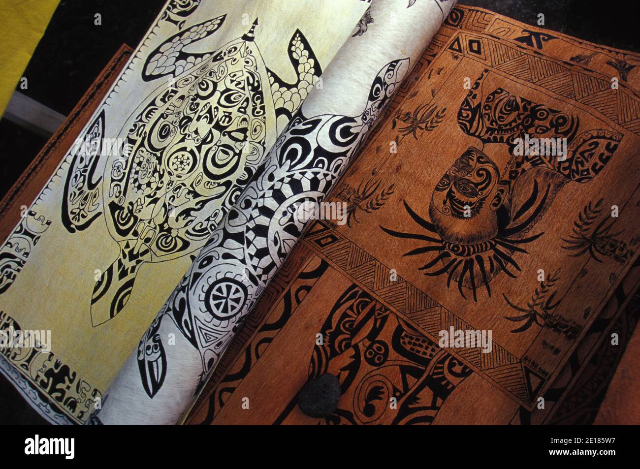 Tapa cloth tree hi-res stock photography and images - Alamy