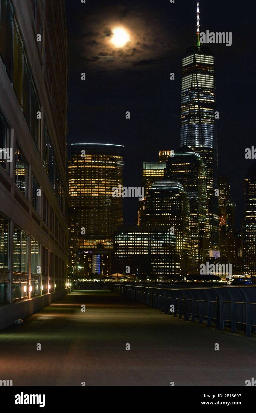 A beautiful city skyline at night. USA Stock Photo - Alamy