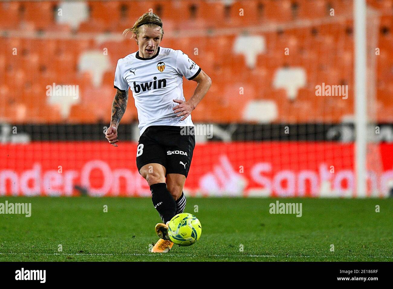 VALENCIA, SPAIN - JANUARY 4: Daniel Wass during the La Liga Santander ...