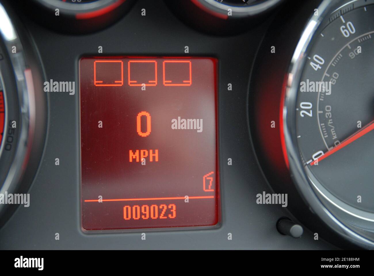 Car Information console and dials showing the MPH Stock Photo - Alamy