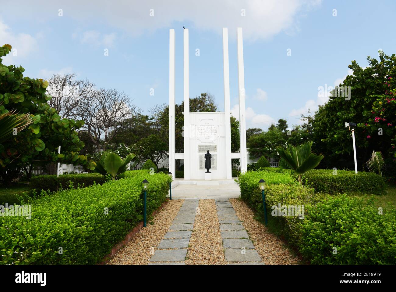 The French war memorial in Pondicherry, India Stock Photo - Alamy