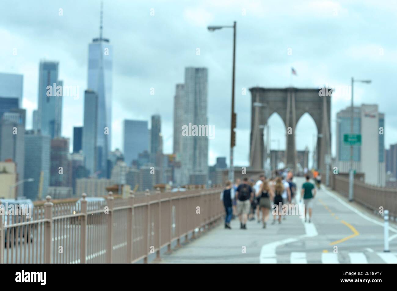 Pedestrians walking on the bridge hi-res stock photography and images ...