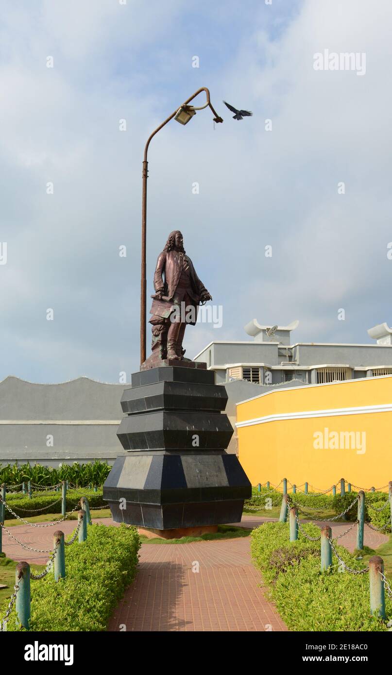 Dupleix statue in Pondicherry Stock Photo - Alamy