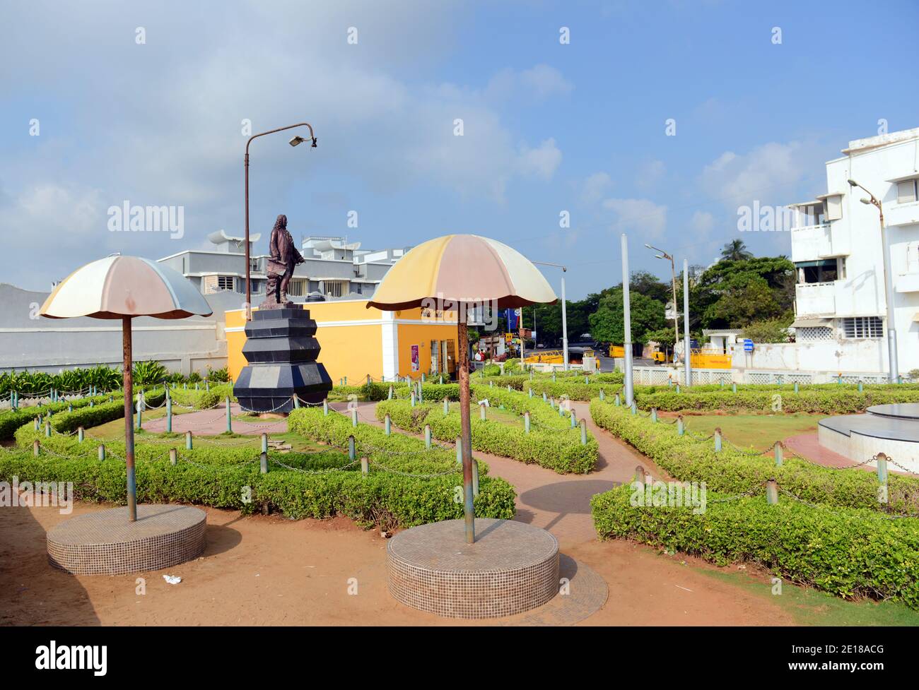 Dupleix statue in Pondicherry Stock Photo - Alamy