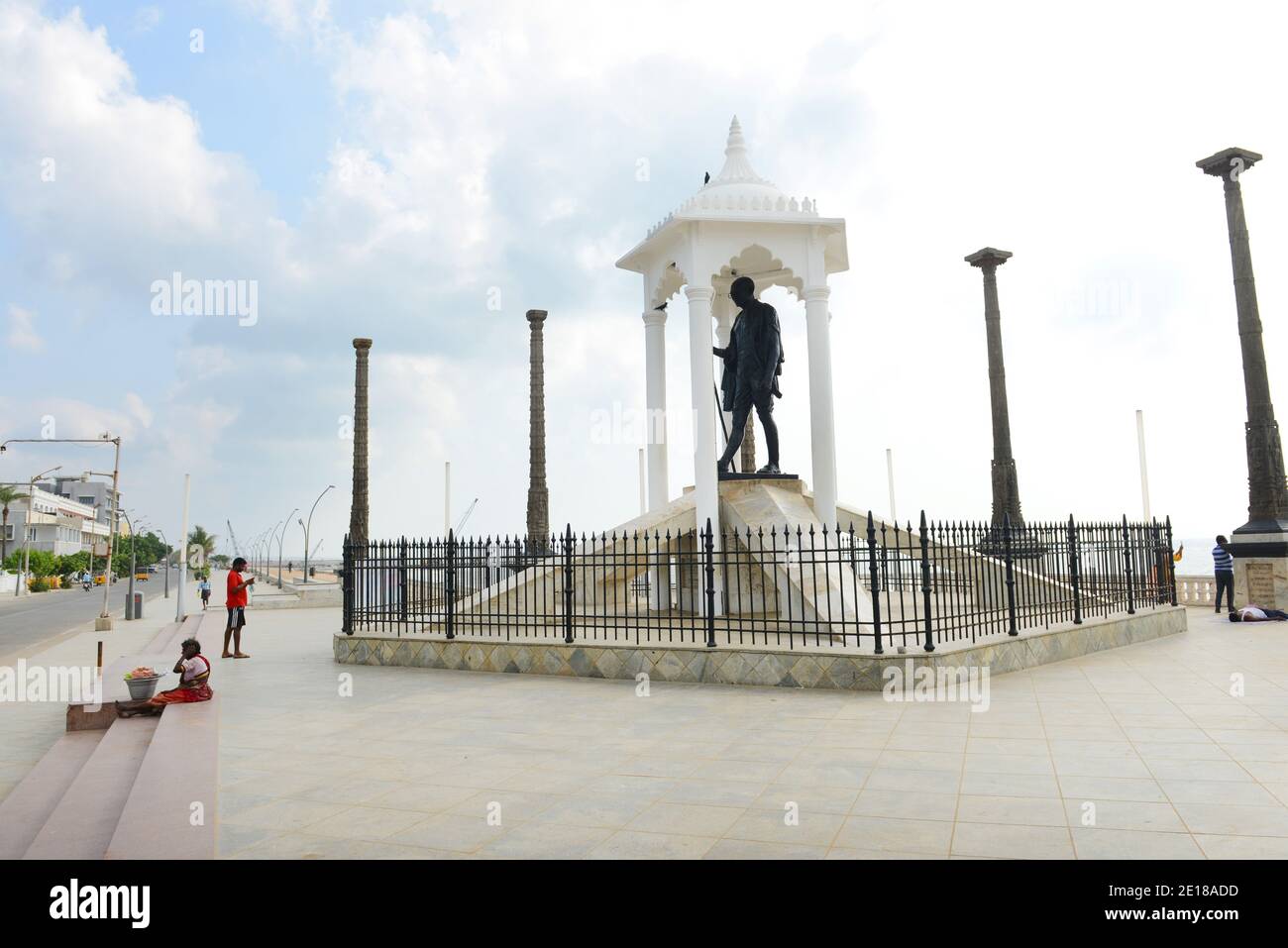 Mahatma Gandhi Statue in Pondicherry, India Stock Photo - Alamy