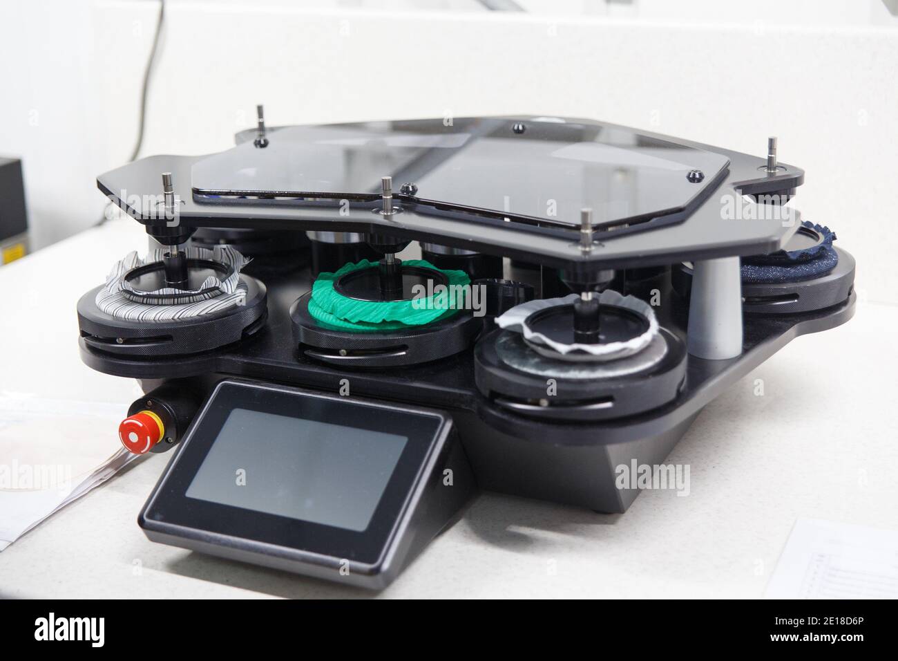 The device for determining the resistance of fabrics to mechanical wear ...