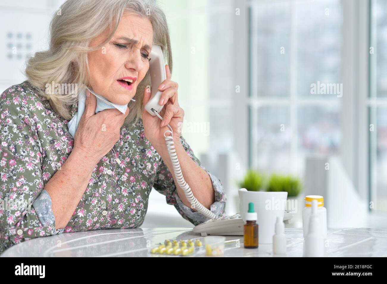 Close up sick woman sitting hi-res stock photography and images - Alamy