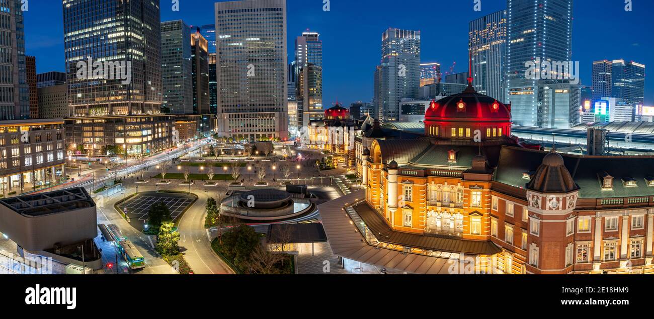 Panorama view of Tokyo city skyline with landmark building at night ...