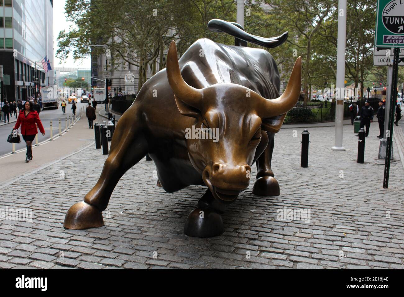 Charging Bull Manhattan, New York City Stock Photo - Alamy
