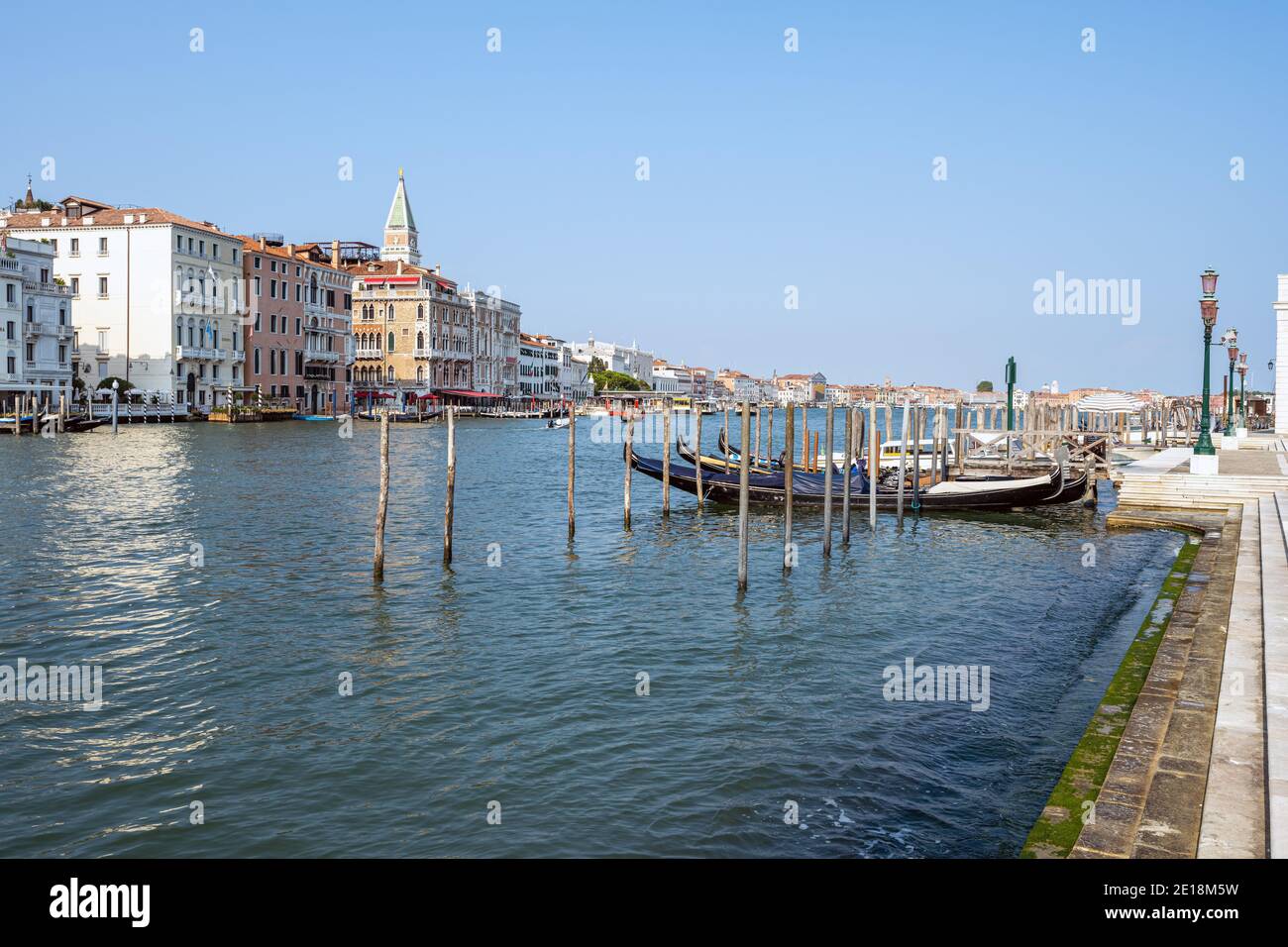 Venice canal tradition hi-res stock photography and images - Alamy