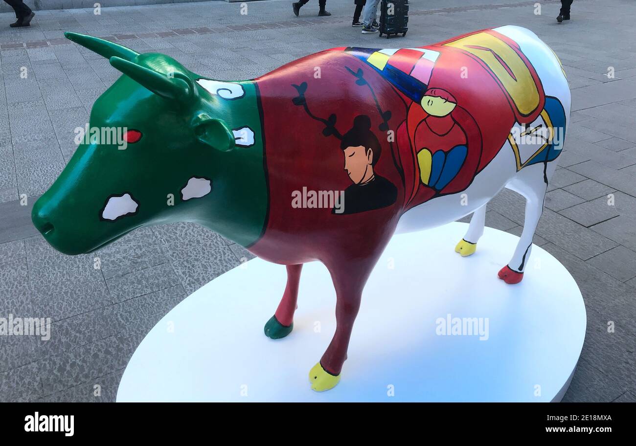 Ox statue china hi-res stock photography and images - Alamy