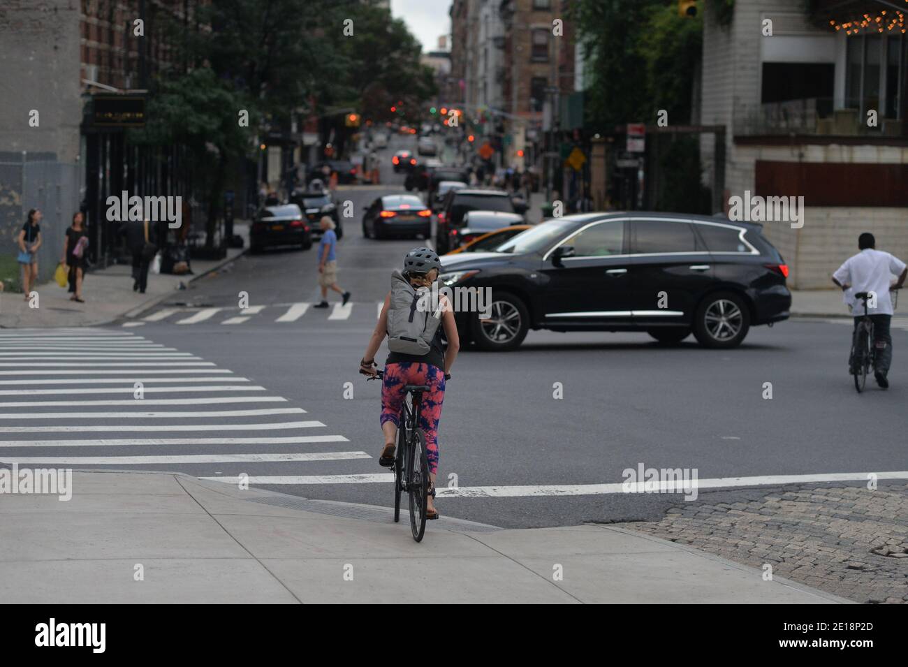 Daytime traffic in downtown hi-res stock photography and images - Alamy