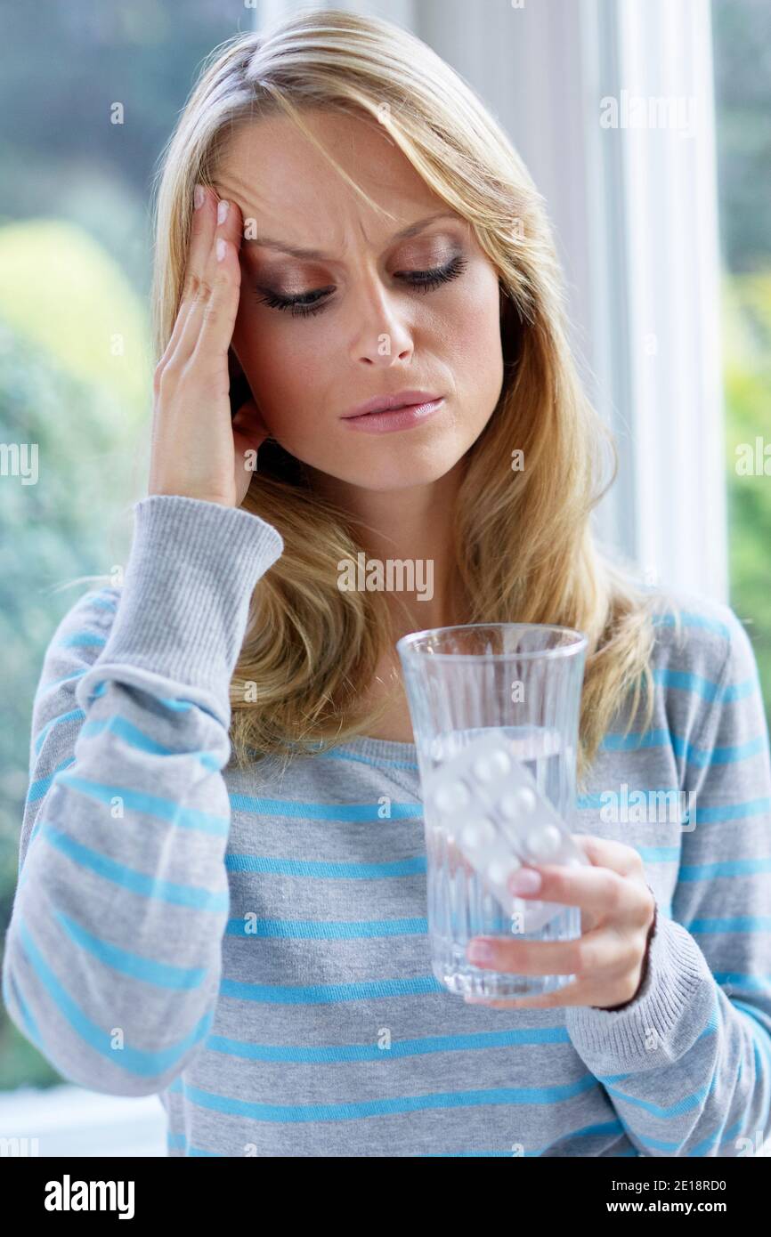 Woman ache migraine hi-res stock photography and images - Alamy