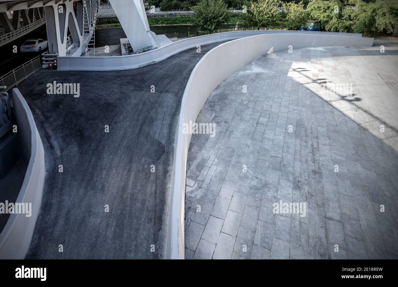 Curved highway hi-res stock photography and images - Alamy