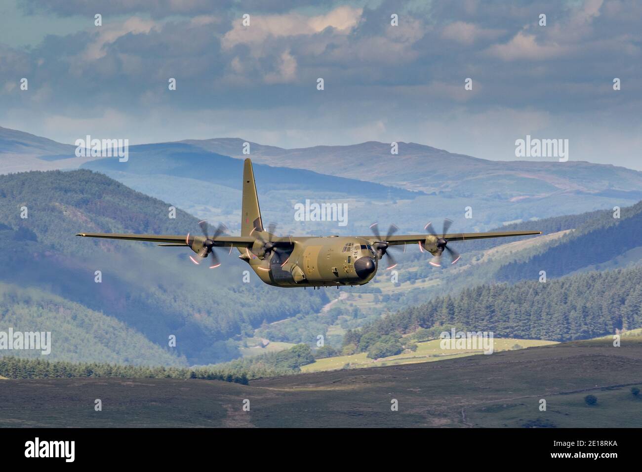 Low level hercules hi-res stock photography and images - Alamy