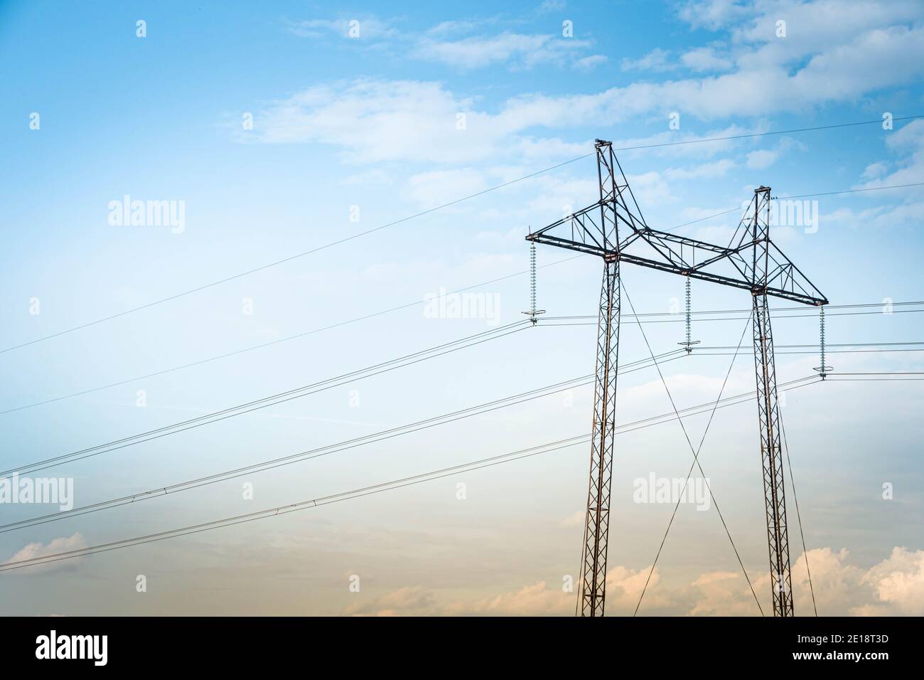 Transmission line pylons hi-res stock photography and images - Alamy